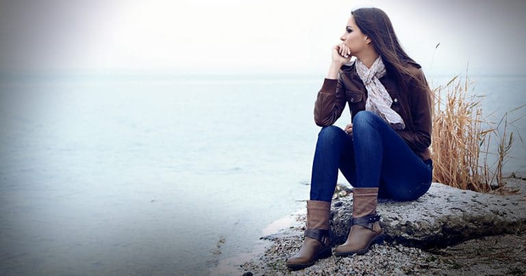 10 Destructive Habits That Unhappy People Have